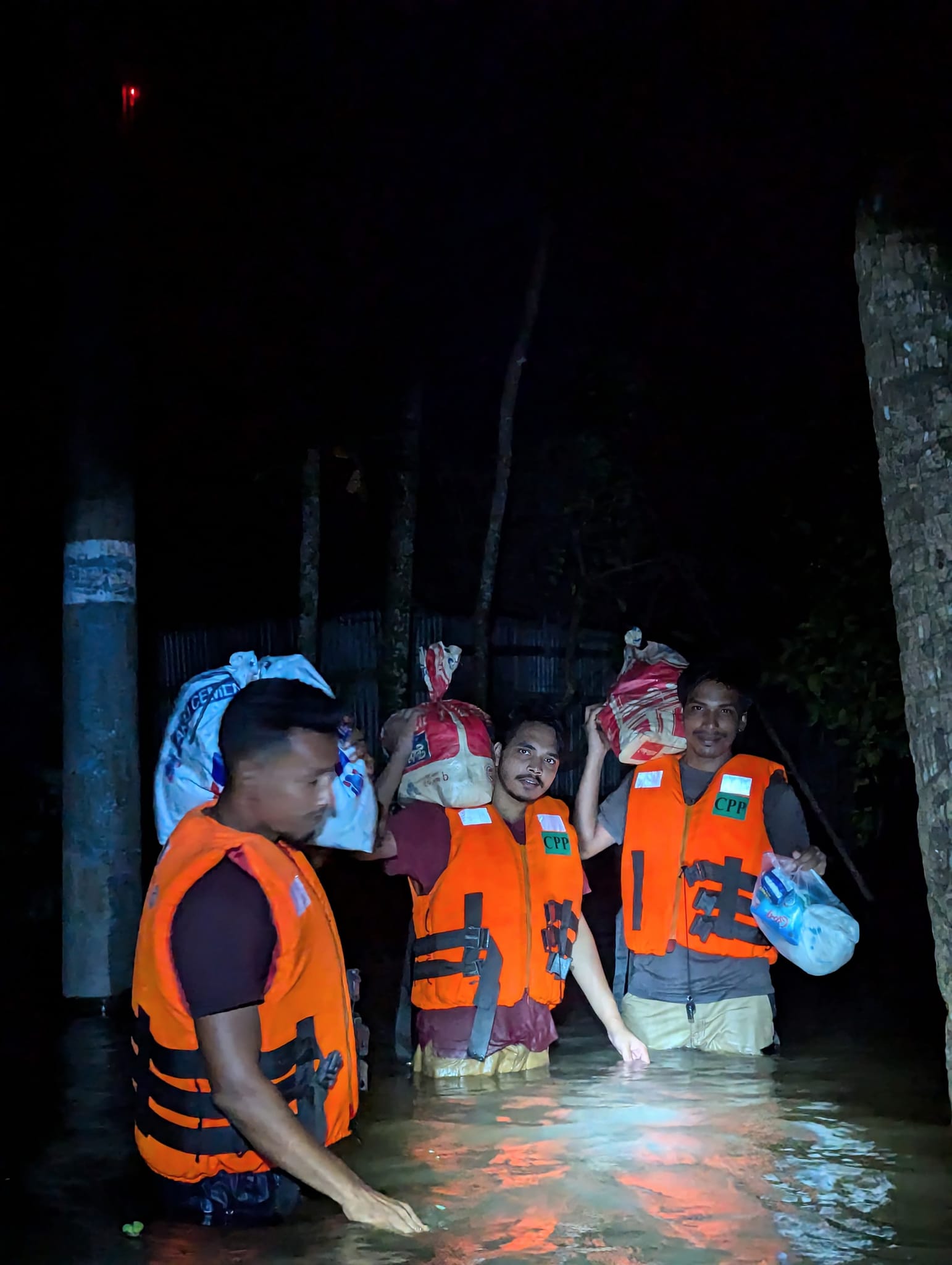 ISRT’S Student-Led Flood Relief Initiative: Phase 2 in Laxhmipur and ...